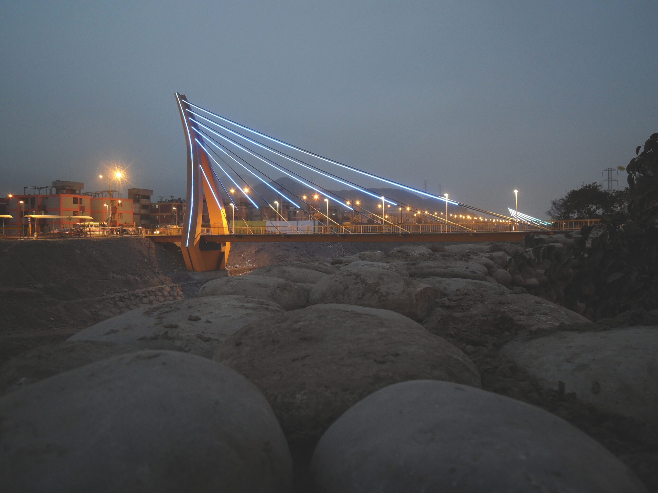 Los Libertadores Bridge - Traxon e:cue North America
