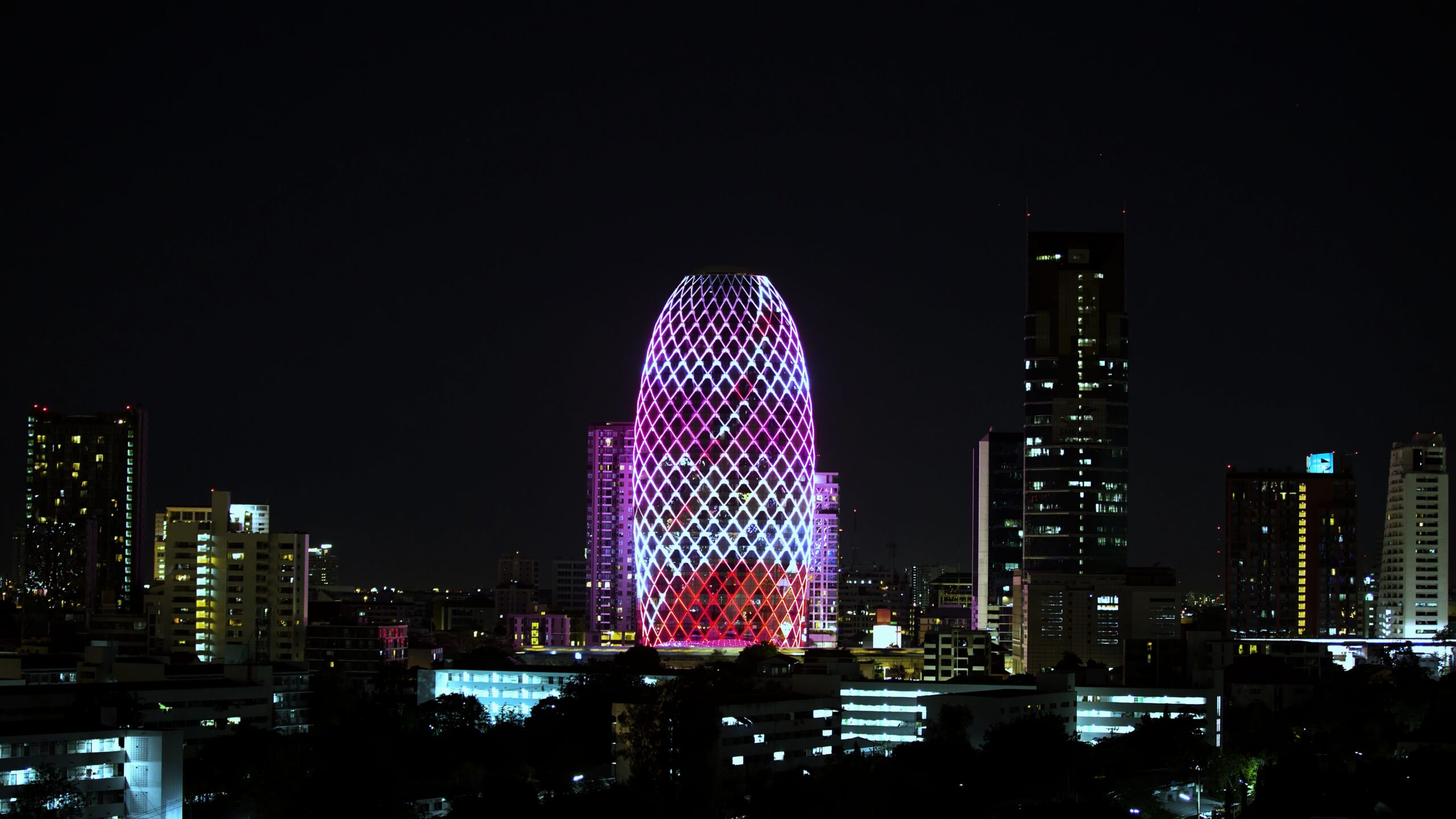 The Pearl Bangkok - Traxon e:cue North America