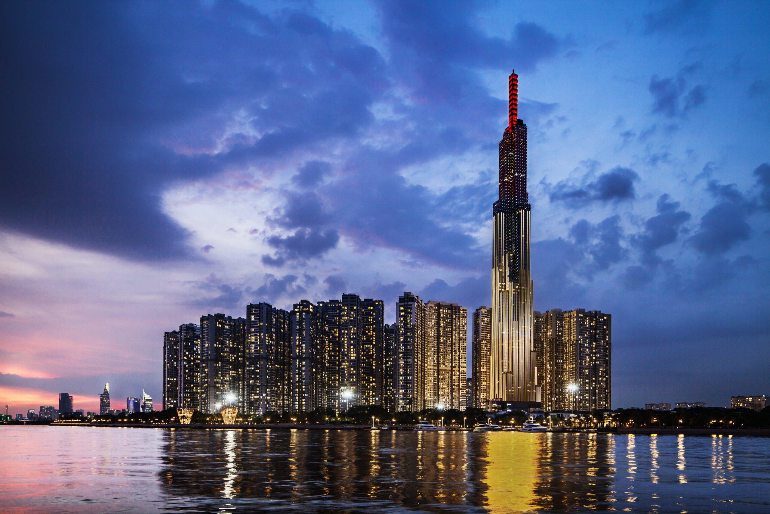 Landmark 81 - Traxon e:cue North America