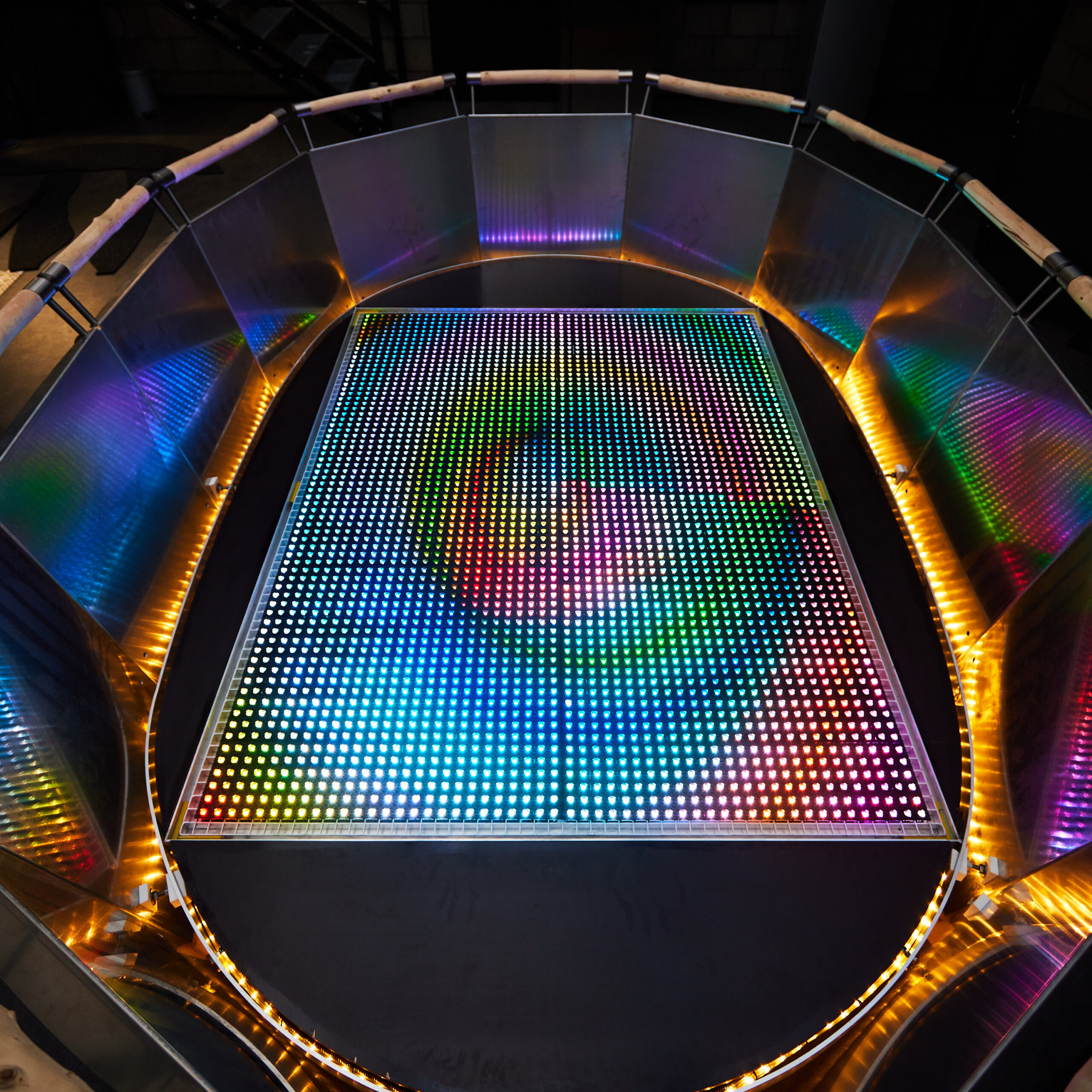 Sky+Earth, Light & Mirror Artwork - Traxon e:cue North America